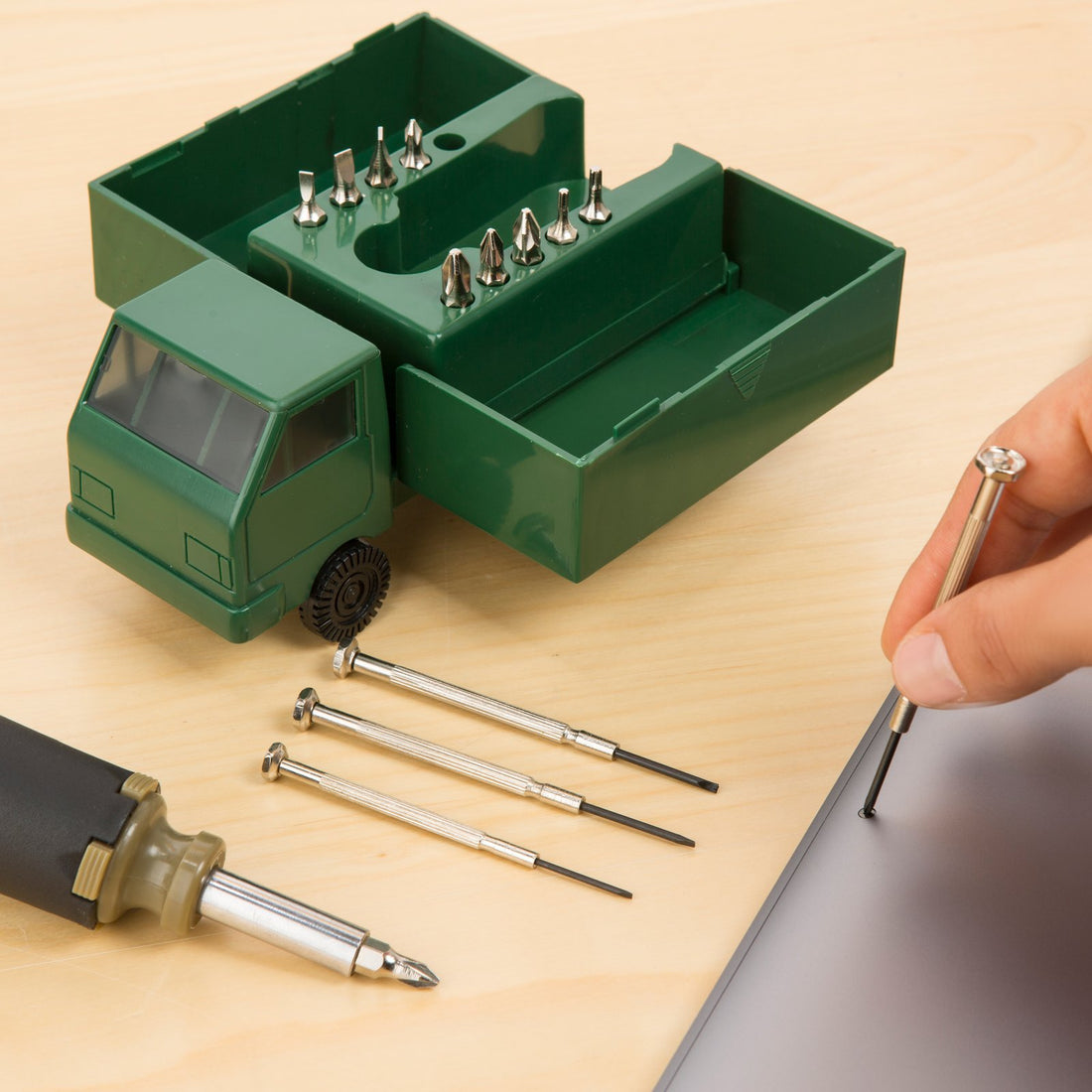 Truck Tool Box & Screwdriver Set