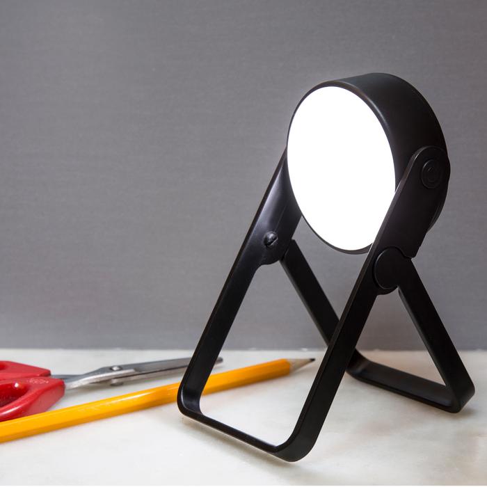 Foldable Desktop Spotlight